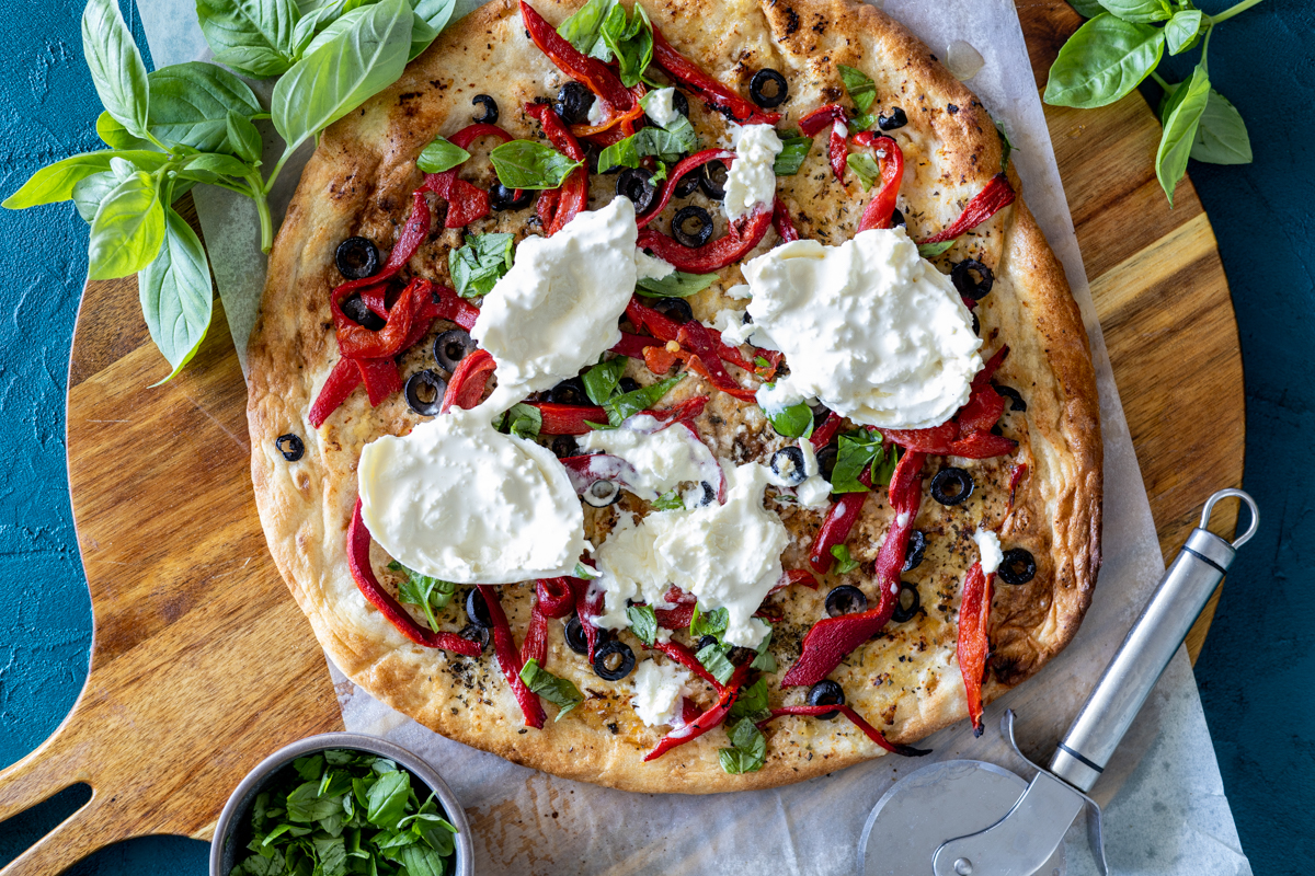 RED PEPPER & BURRATA FLATBREAD - Taylah's Kitchen